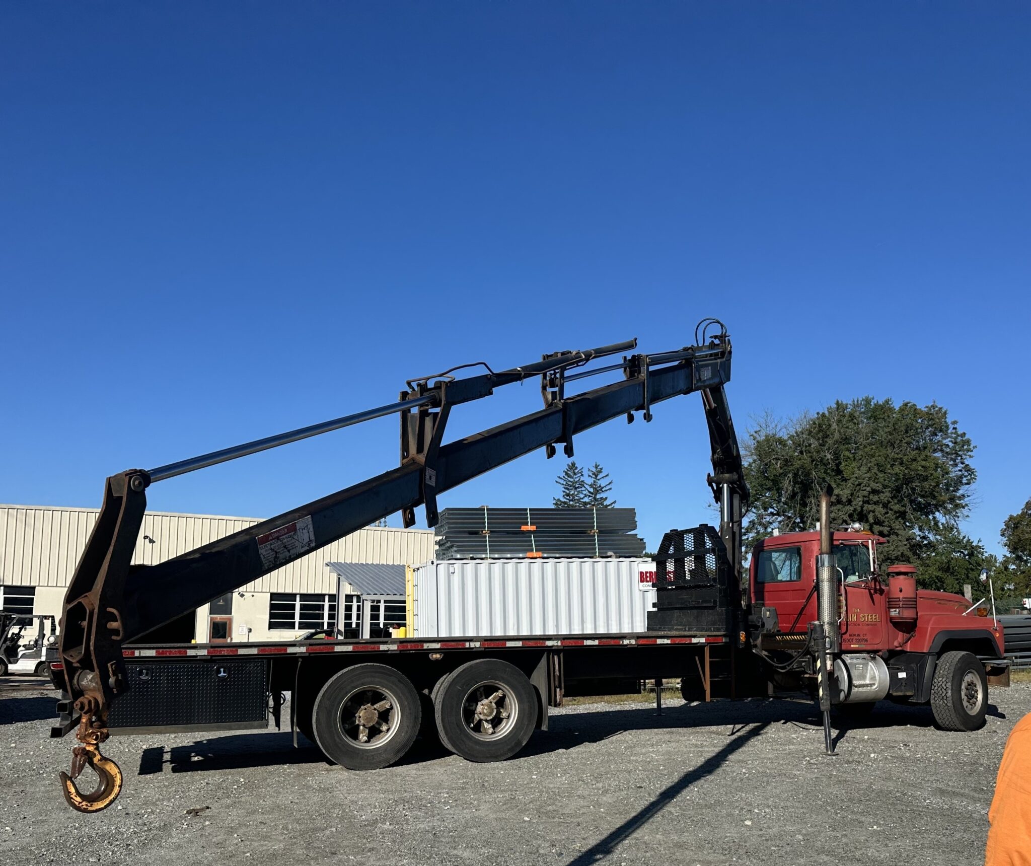 2000 Hiab 125-4 Mounted on 2000 Mack RD688S | Crane Specialists